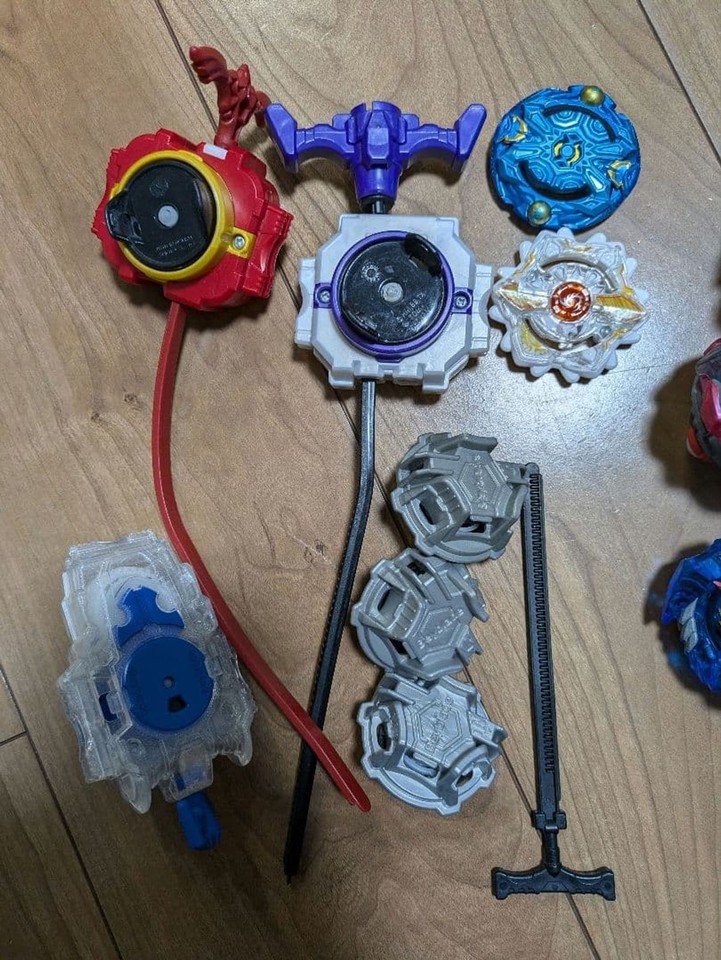 Beyblade Set - Multiple Tops, Launchers & Accessories - Battle Toy ...