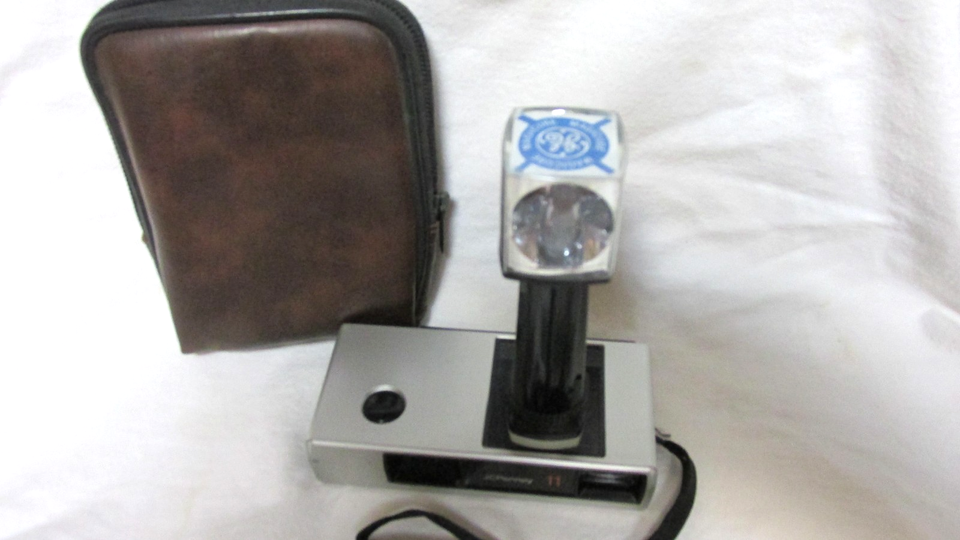 VINTAGE 1970s JC PENNY 11 110 FILM CAMERA WITH FLASH & UNUSED CUBE ...