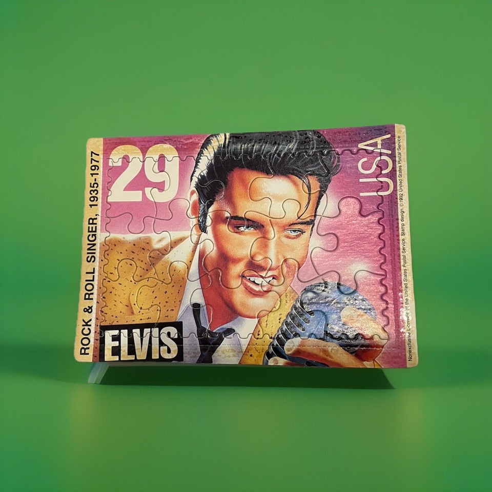 RARE LOT OF 18 VINTAGE ELVIS ITEMS CHECKBOOK CASE, MUSIC BOX, PINS ...