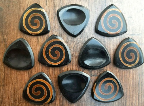 10 unique Triangular Horn Guitar picks plectrum for Music Lover ...