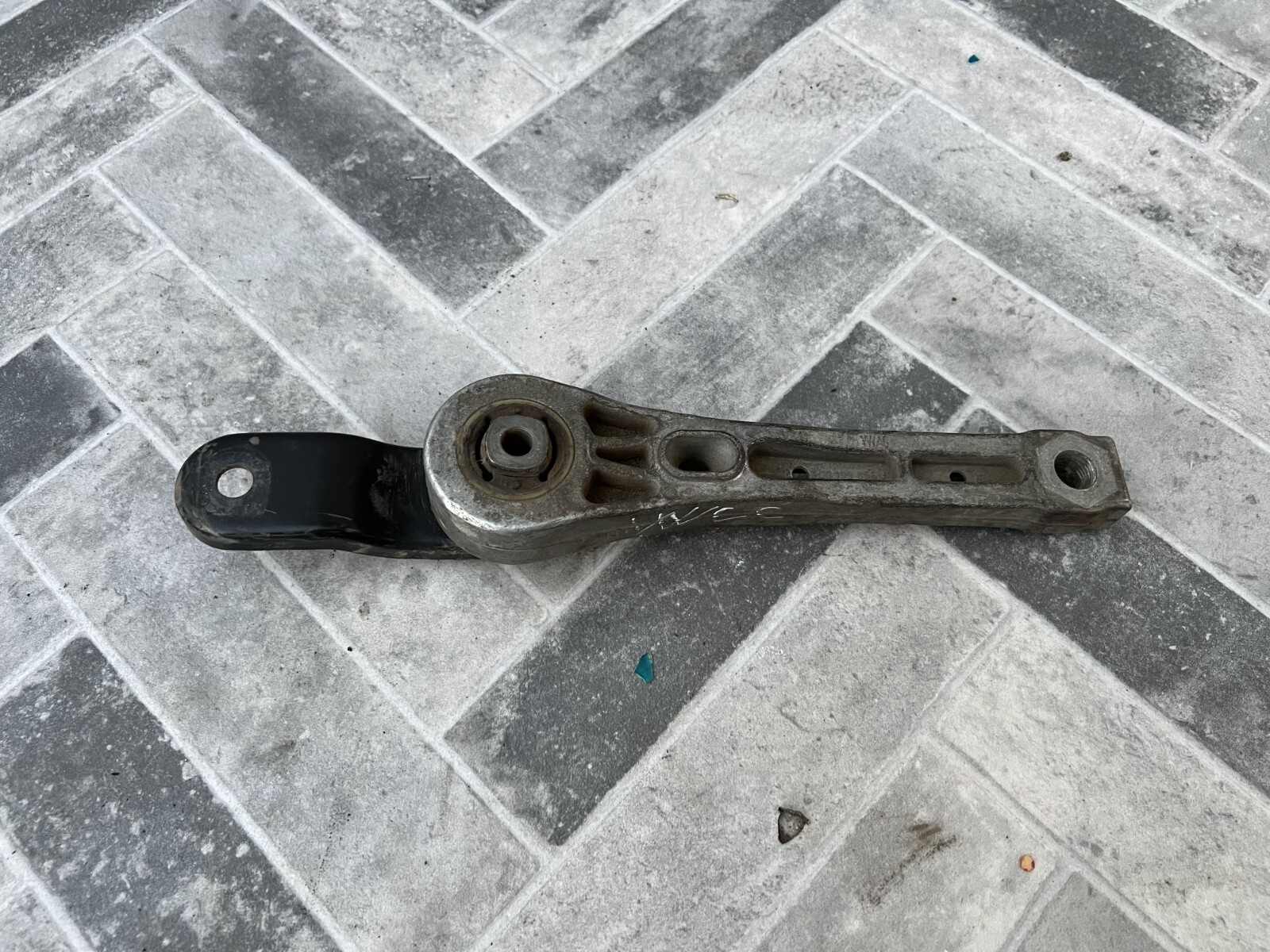 2008-2017 Rear Engine Mount Support Bracket Volkswagen CC 3C0199855J | eBay