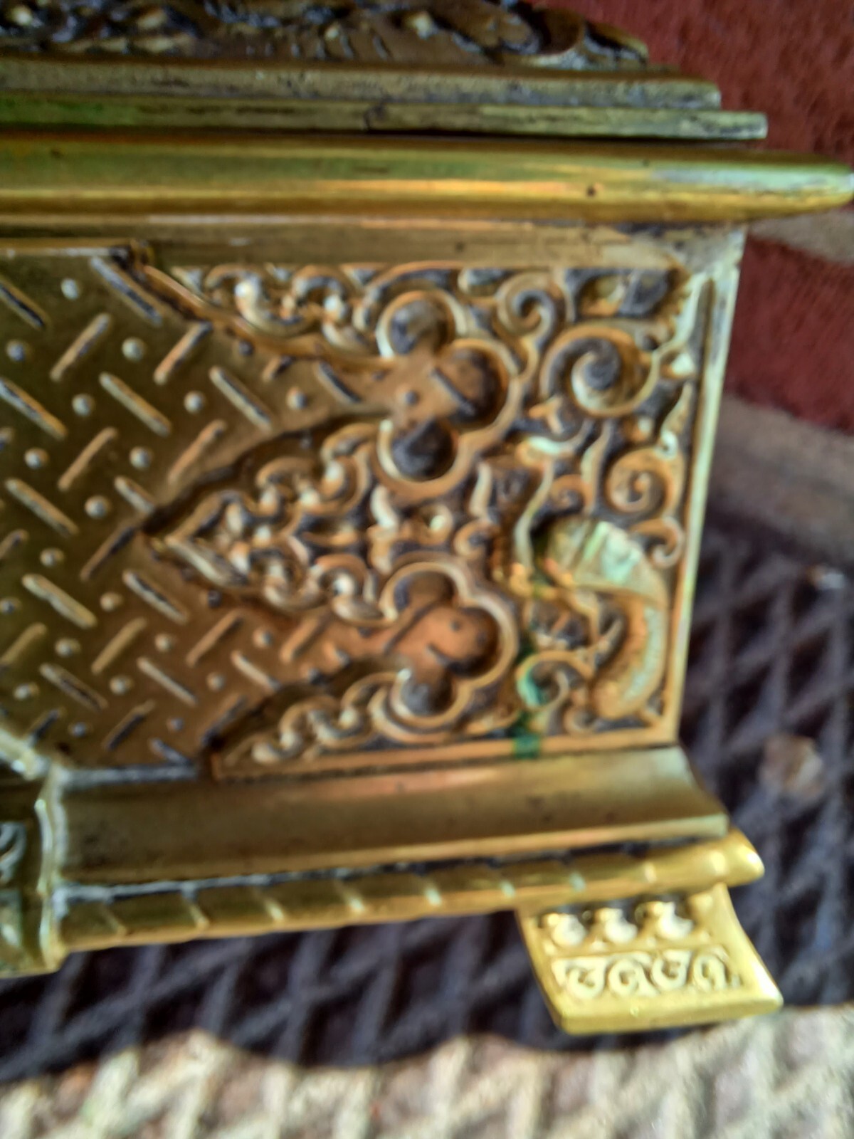 ANTIQUE ART NOUVEAU SGD BRASS BIRD MEDIEVAL REPOUSSE TOBACCO CIGAR ...