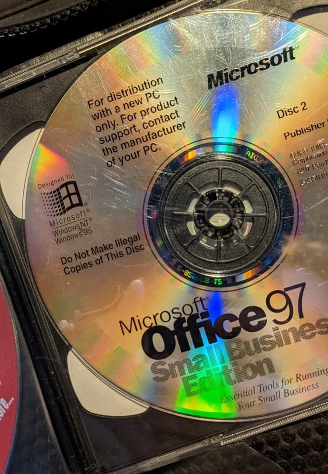 Microsoft Office 97 Professional Edition + Bookshelf (Retail) (1 User/s ...