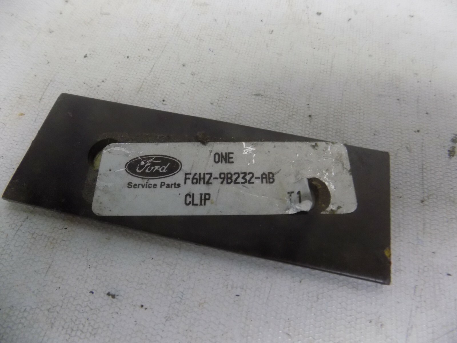 NOS 1996 Ford Big Heavy Truck Gas Fuel Tank Step Mounting Bracket F6hz ...