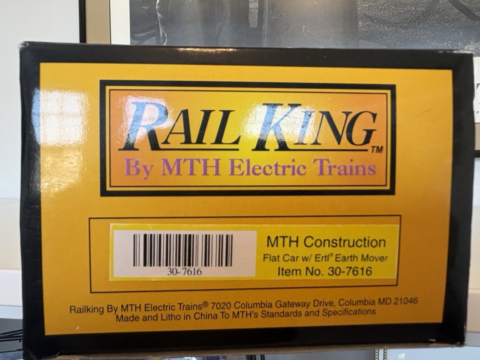 MTH 30-7616 Construction Flat Car w/ Ertl Caterpillar Earth Mover EX ...