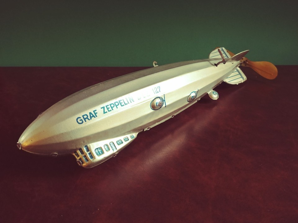 Rare 1930's Tippco TCO Tin Wind-up Graf Zeppelin Tinplate Airship w/ Or ...