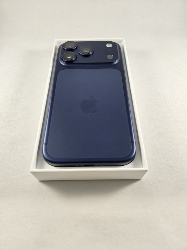 Apple iPhone 17 Pro 256GB Deep Blue Boost Mobile network only | eBay