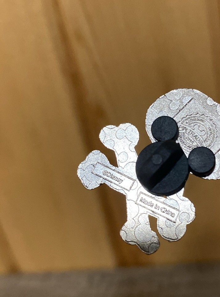 Walt Disney Trading Pin Badge Sugar Skull Crossbones Pirate Mickey ...