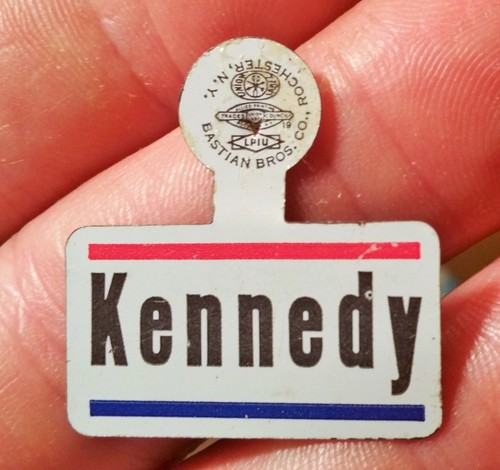 '68 PRESIDENT robert kennedy vtg tin litho metal campaign pin pocket us ...