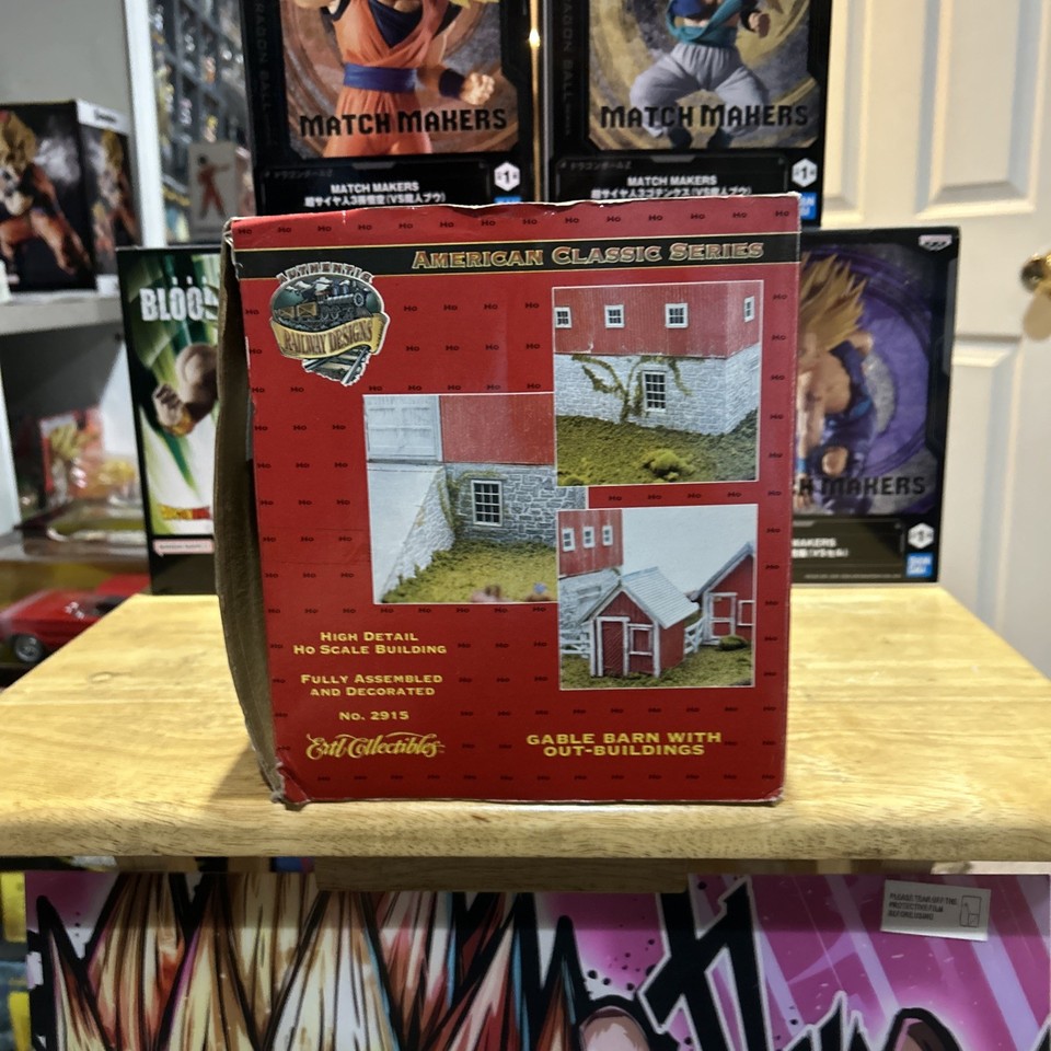 Ertl Collectibles 2915 Gable Barn w/Out Buildings Assembled/Decorated ...