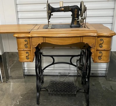 Sewing Machines - Davis Sewing Machine