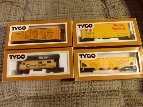 TYCO HO SCALE ROLLING STOCK LOT (335E, 327-03, 371A, 312A) Vintage (4 ...
