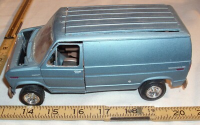 AMT FORD ECONOLINE CUSTOM VAN MODEL KIT BUILT UP 1:25 | eBay