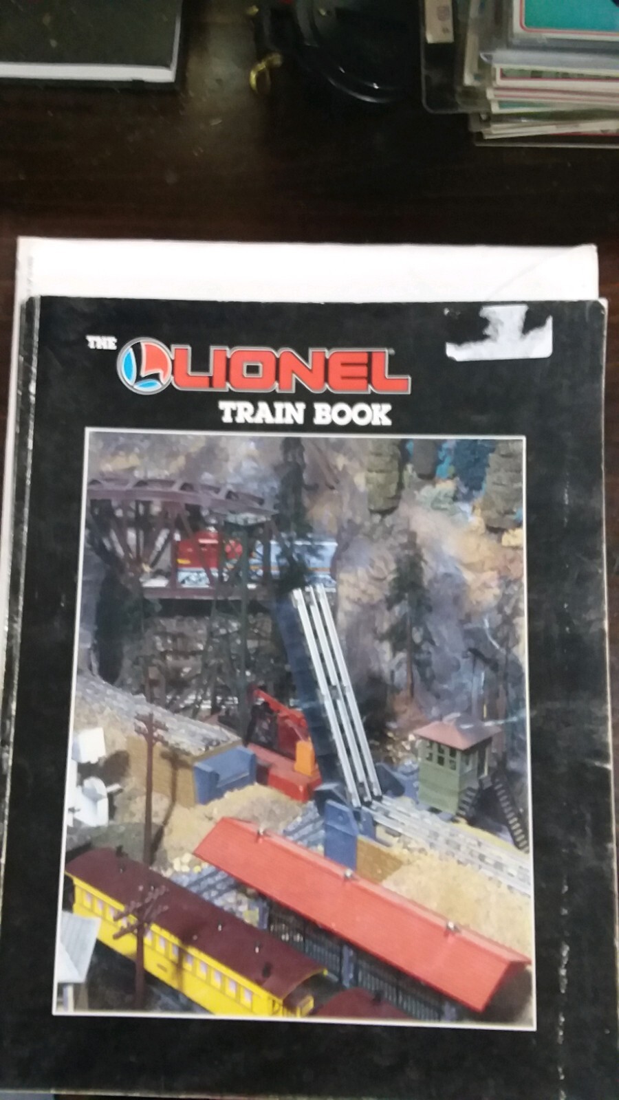 Vintage Lionel Train Books Catalogs K Line Superstreets Benchwork Lot ...