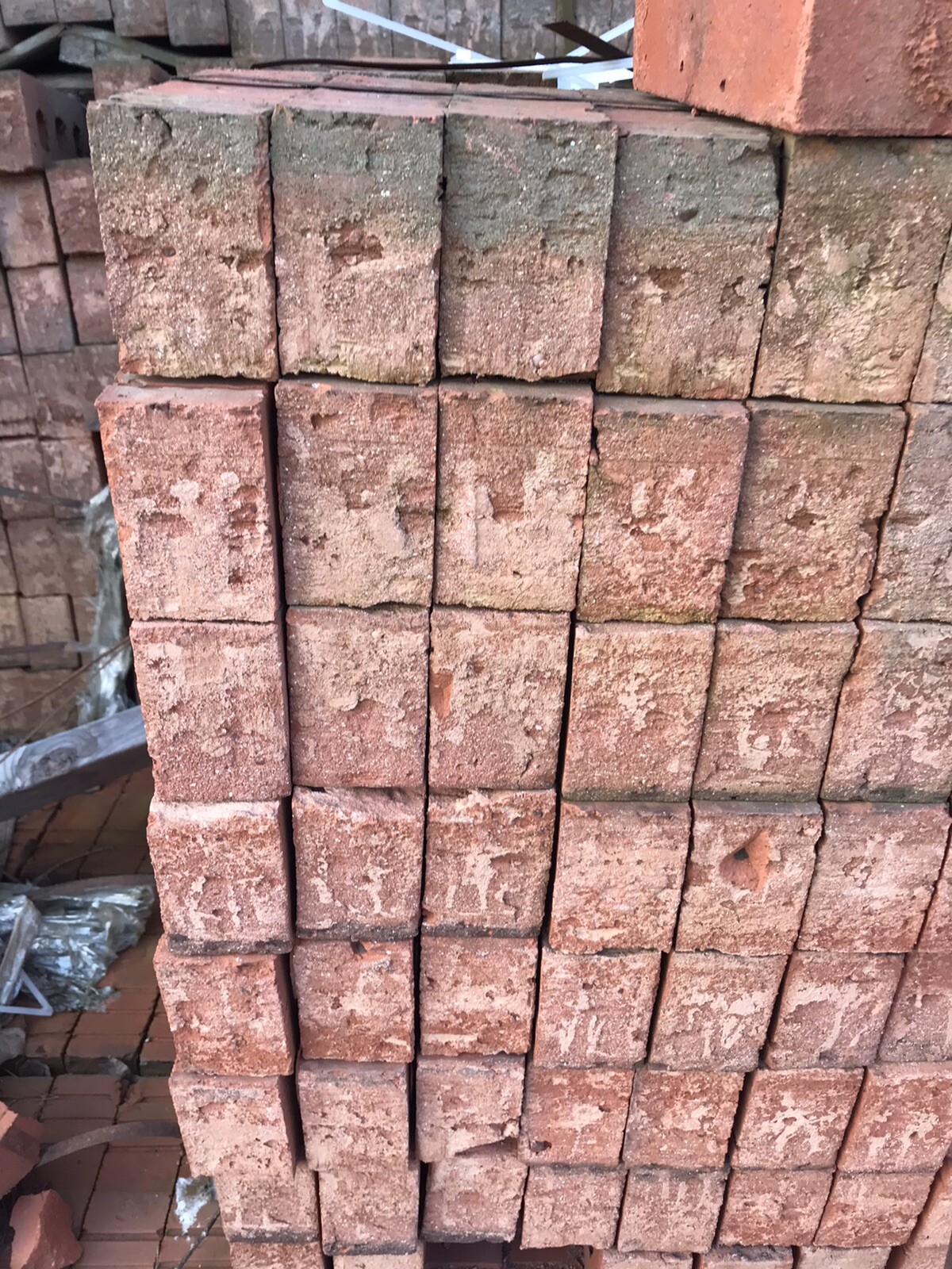 Bricks/Over 22 Pallets, 3 Different Styles/$400 Per Pallet/1,100 bricks ...