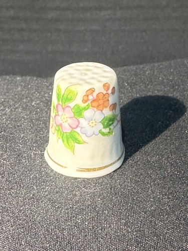 Vtg Beautiful Flowers Porcelain Thimble w/ Gold Trim | eBay