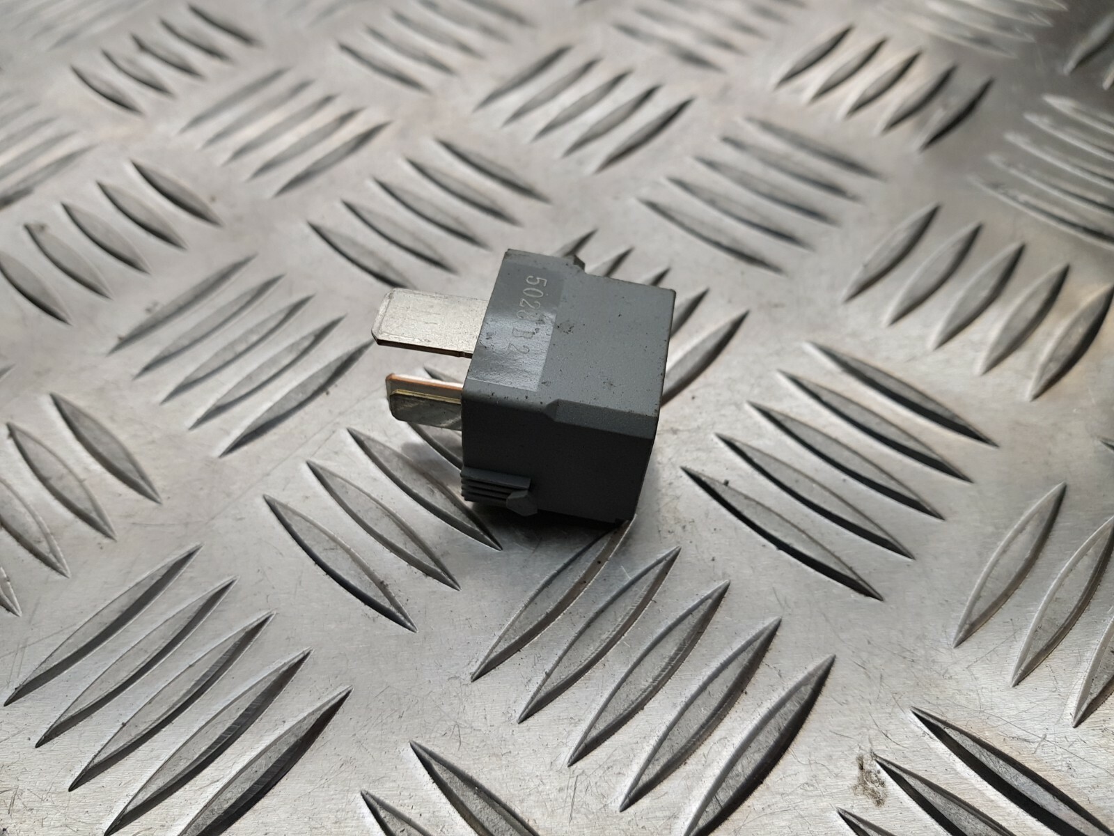 B134 Genuine Mercedes- Benz Control unit Relay 4RA007793-07 ...