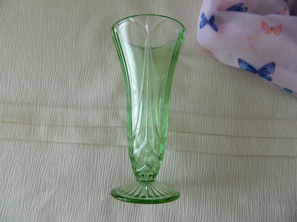VTG ART DECO Style Depression Green GLASS VASE Tapered Medium Size ...