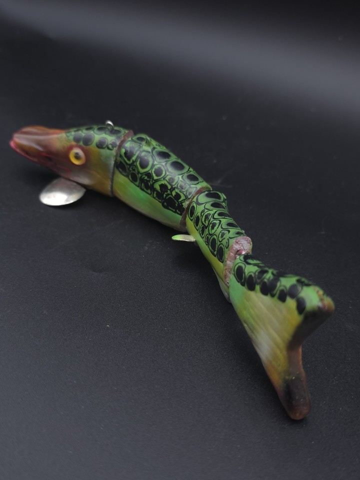 Interesting Bud Stewart glass eyed jointed fish decoy signed - 8 3/4 ...