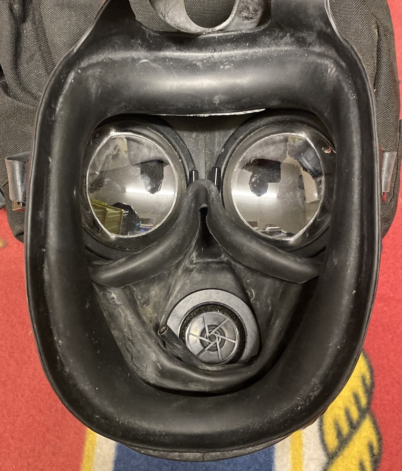 1988 BRITISH AVON S10 GAS MASK RESPIRATOR & FILTER & HAVERSACK. SIZE 2 ...