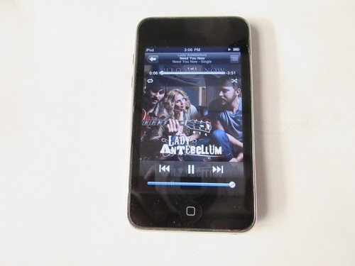 Apple iPod Touch 2nd Generation 8GB With (844songs MC086LL) | eBay