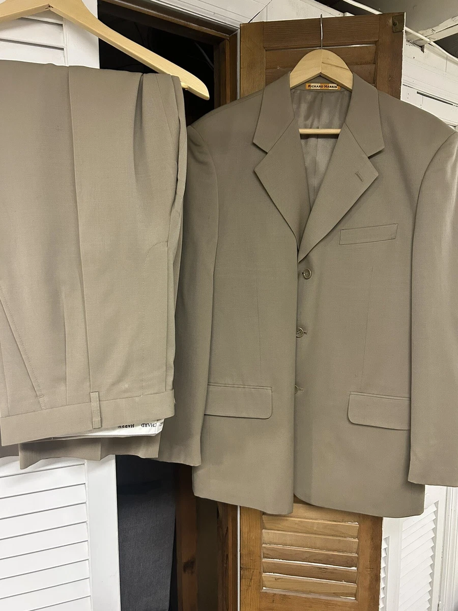 Richard Harris Clothes