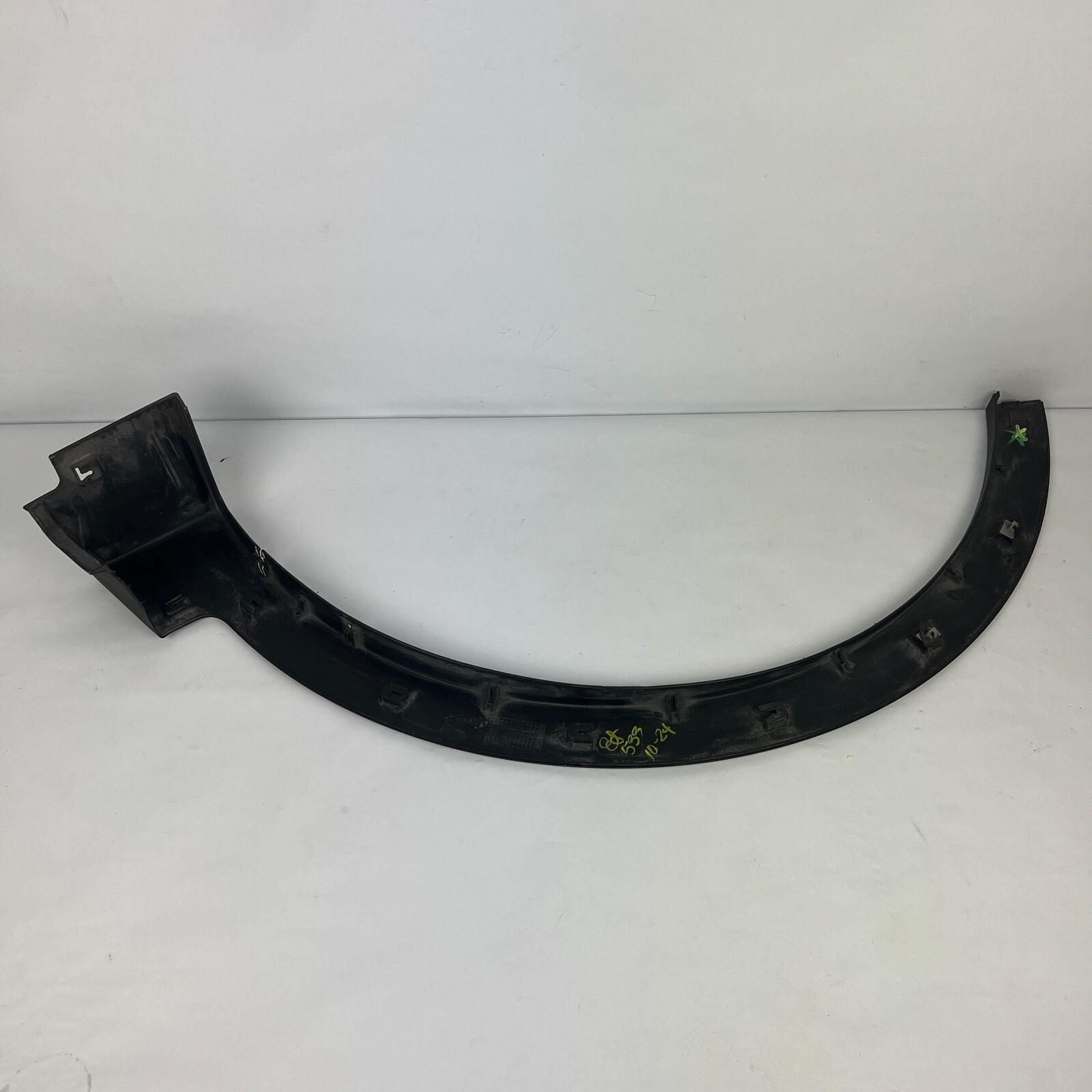 2013 - 2018 Hyundai Santa Fe Sport Front Right Wheel Flare Molding ...