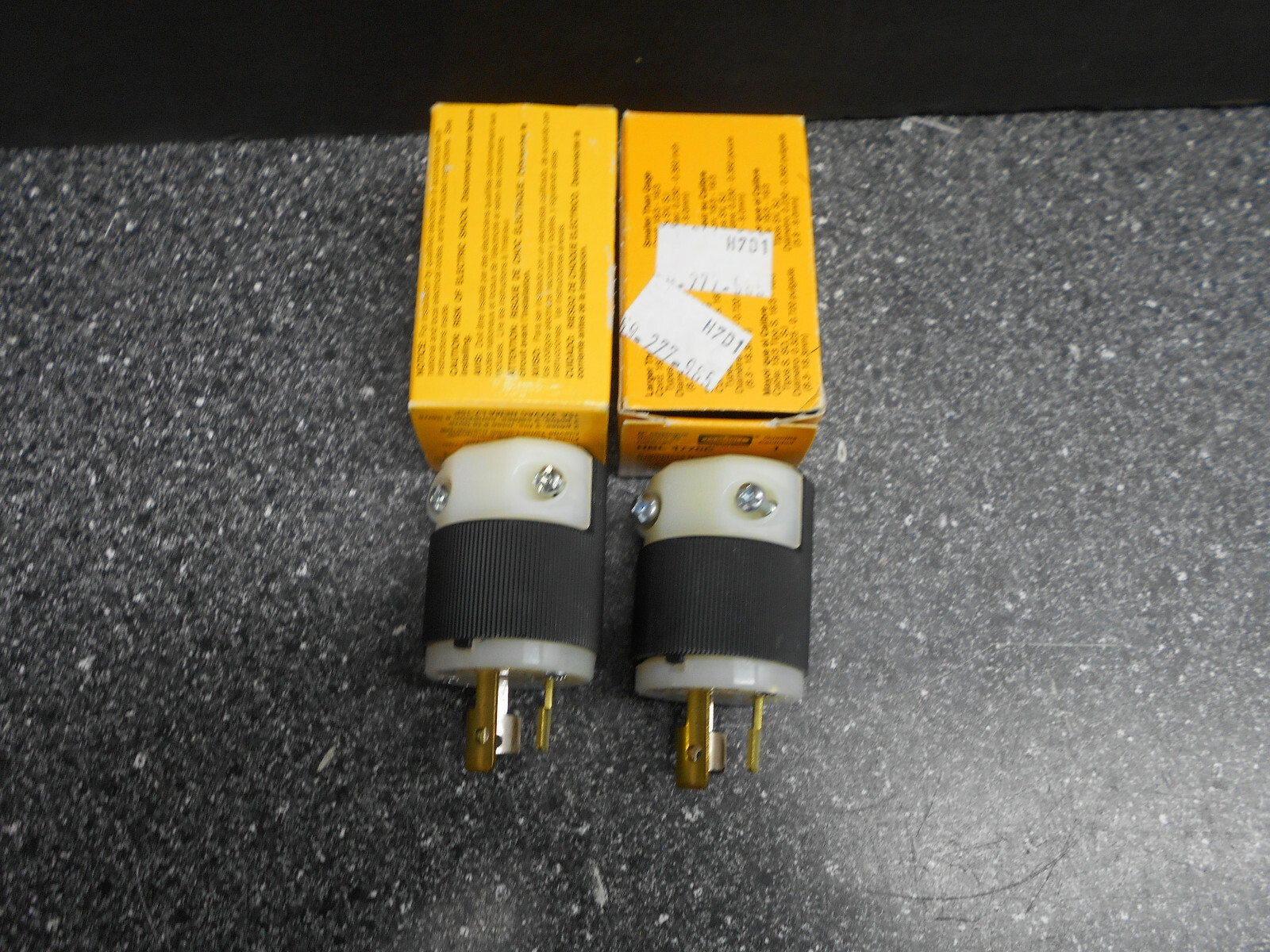 LOT OF 2 HUBBELL HBL4770C TWIST-LOCK PLUG 15A 277VAC 2POLE 3WIRE NEMA ...