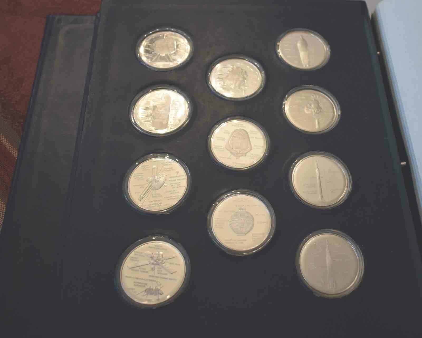 FRANKLIN MINT " THE OFFICIAL MEDALLIC REGISTER OF AMERICA IN SPACE" 25 ...