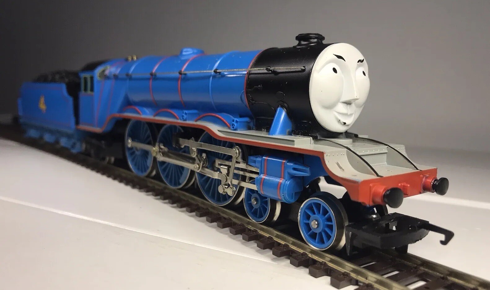 HORNBY R383 THOMAS & FRIENDS ‘GORDON THE BIG BLUE ENGINE’ 4-6-2 ...