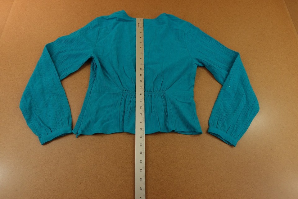 Banana Republic Womens Size Medium Winter Sea V Neck Long Sleeve ...