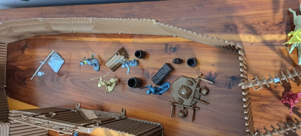 Fort Apache and Disney Alamo sets combined. Late 50's/early 60's | eBay