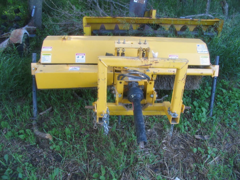 MB Companies 3 Point Sweeper Broom 6' Garden Tractor John Deere Oliver ...