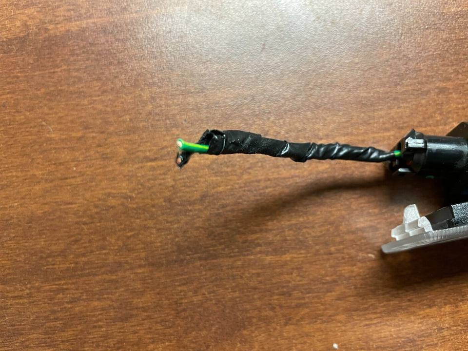 Genuine GM Rear License Plate Lamp, Bulb, Socket 13502178 | eBay