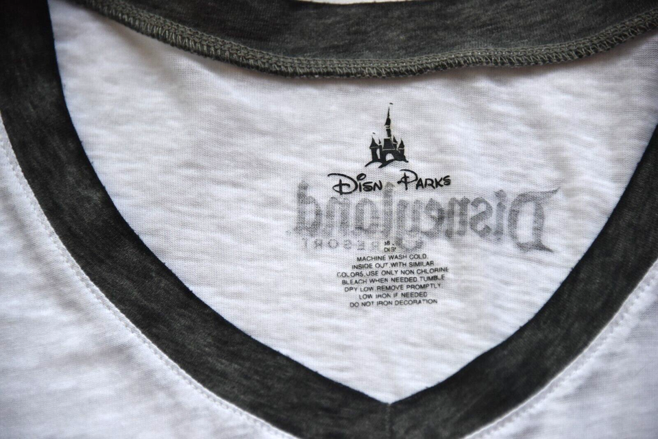 EUC DISNEY PARKS DISNEYLAND ~ Happy Place Slogan ~ White T-Shirt X ...