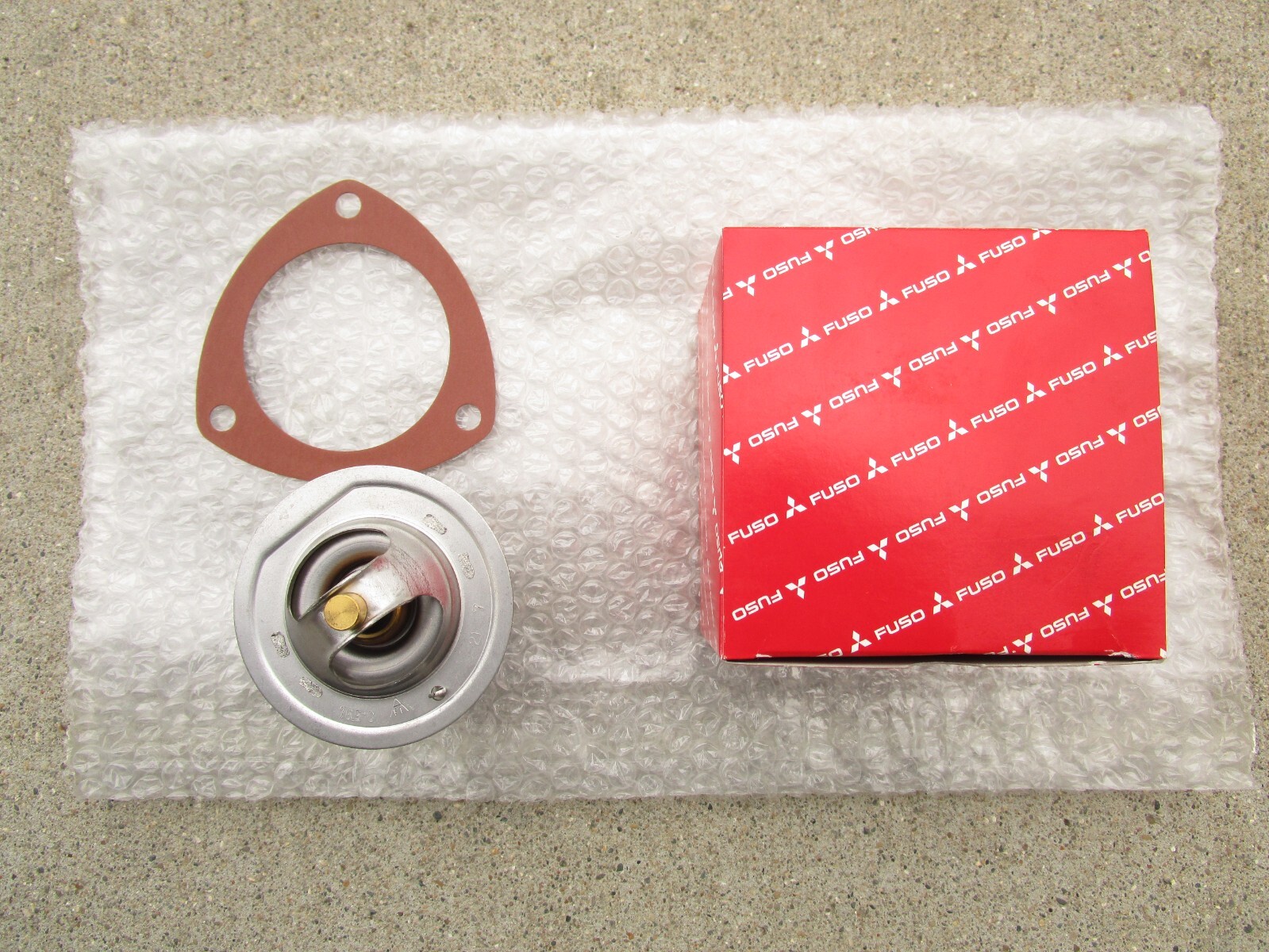 MITSUBISHI FUSO 6D1V 6D15 6D16 6D24 ENGINE COOLANT THERMOSTAT W/ GASKET ...