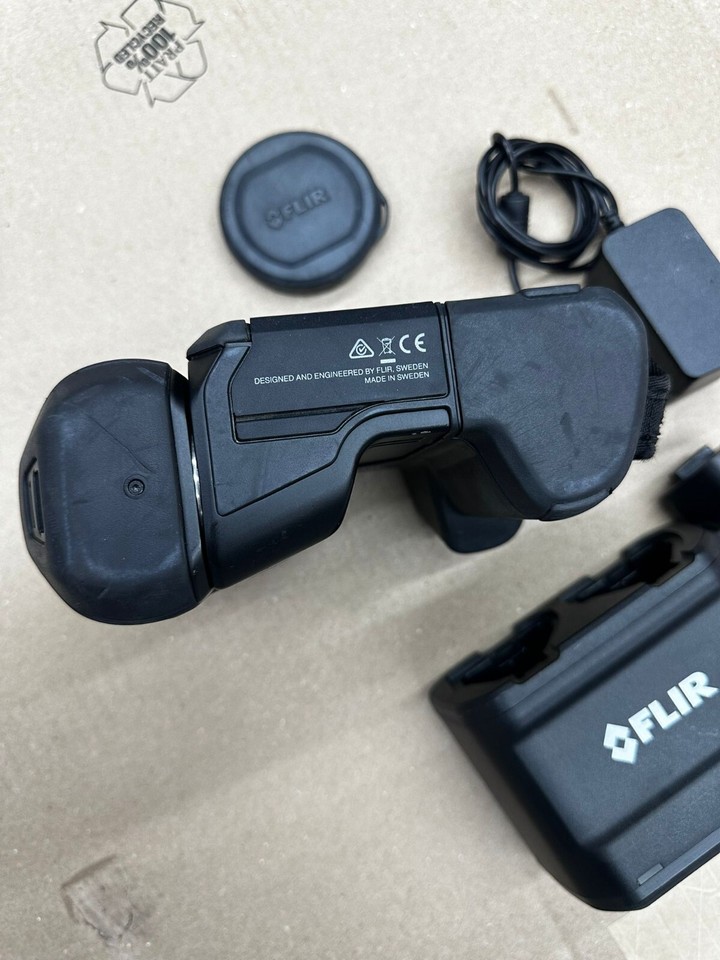 FLIR T530 Professional Thermal Imaging Camera With 2 Battery & Charger ...