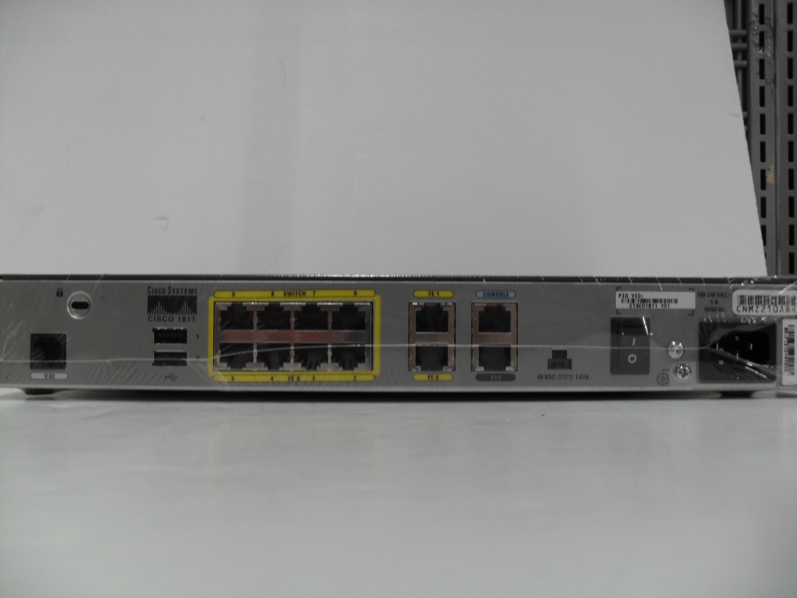 Cisco 1811 100 Mbps 8-Port 10/100 Wireless G Router (CISCO1811/K9) for ...