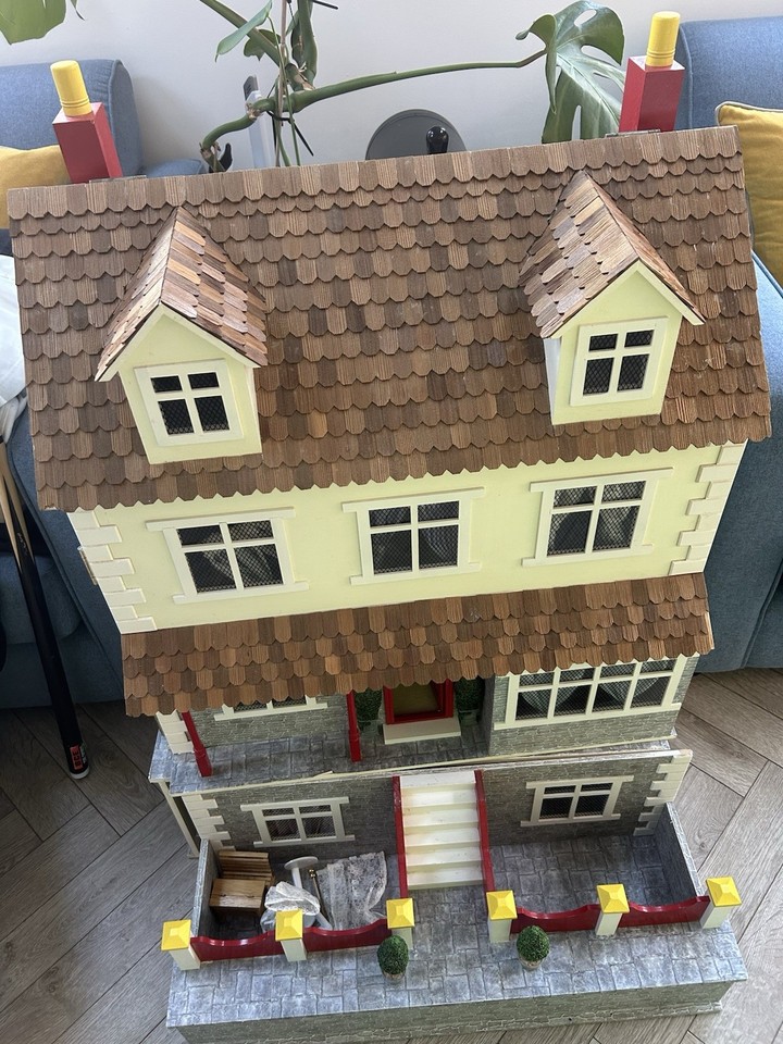 The Dolls House Emporium Pre Loved Fully Furnished Dolls House With ...