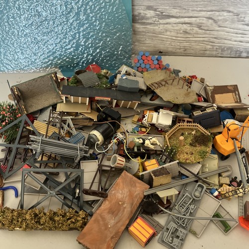 Model Train Scenery & Accessory Lot Buildings, Parts & Details 1lb 2 ...