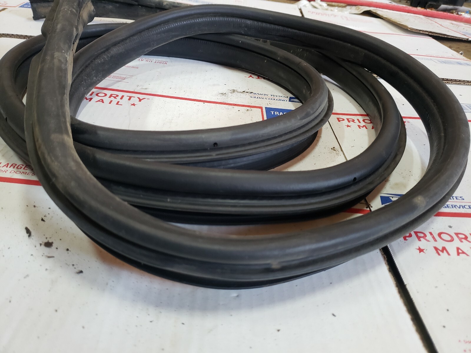 2003 - 2007 HUMMER H2 REAR RIGHT PASS DOOR WEATHERSTRIP RUBBER SEAL RH ...