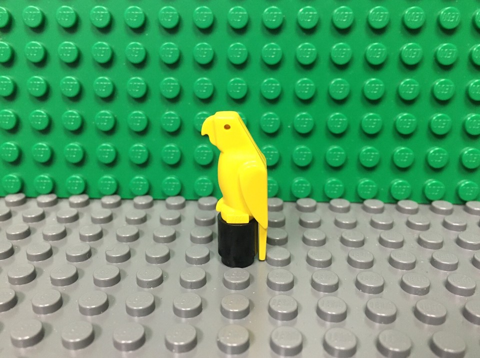 LEGO Yellow Bird, Parrot First Version with Small Beak - 6274, 5919 ...