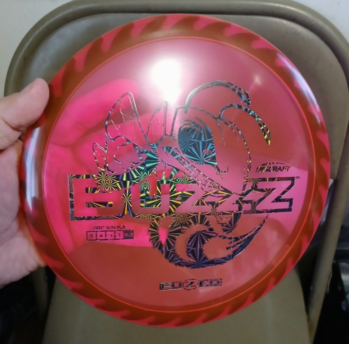 Discraft BuZzzSaw 💥 NEW STAMP RELEASE 💥 Red w/ Black FuZed Rim💥 BuZz ...