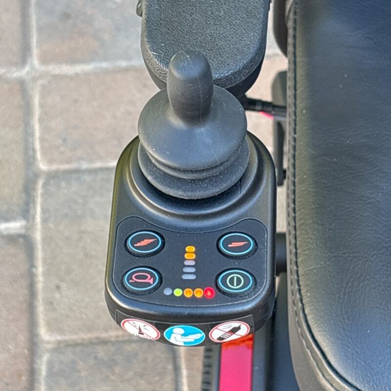 GOLDEN TECHNOLOGIES BuzzAround CarryOn Folding Power Chair Model GP130 ...