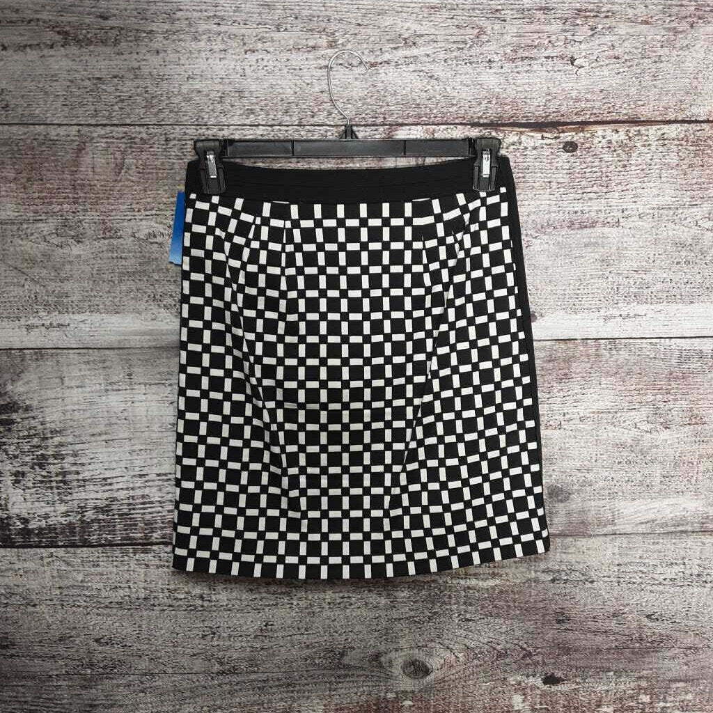 WHITE HOUSE BLACK MARKET BLACK WHITE SQUARE PATTERN SKIRT SIZE 4 TCC | eBay