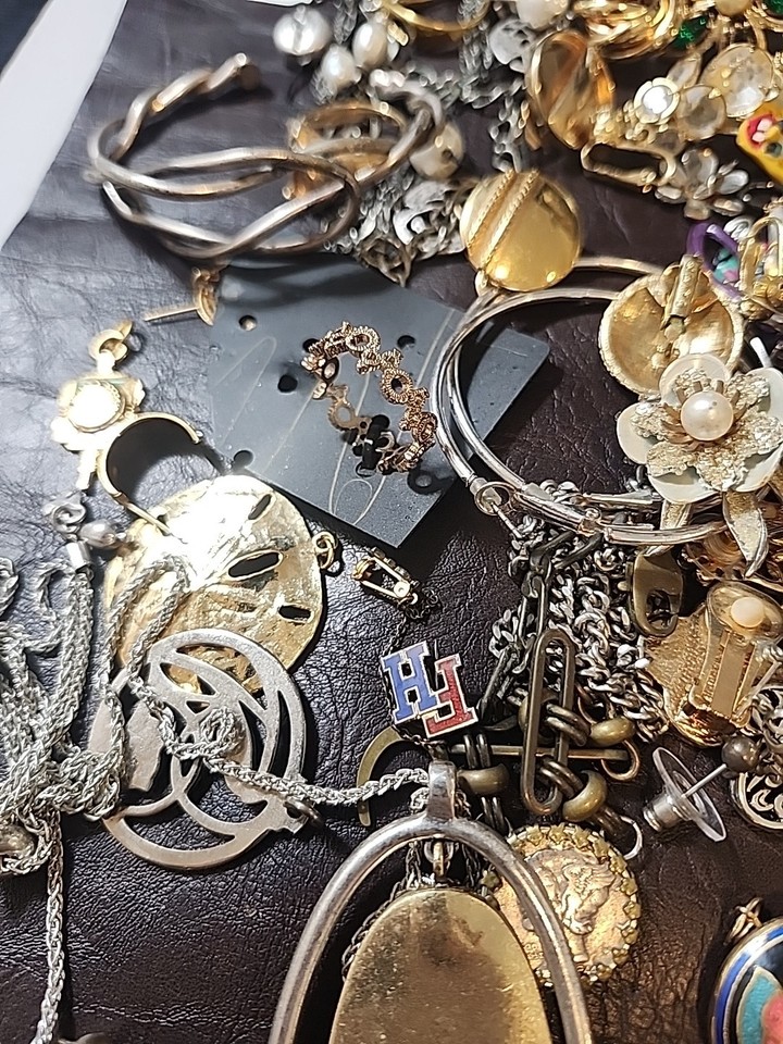 Grandmas 5lb Junk Drawer Lot Royal Dalton,watch, Pins, Mix Earrings ...
