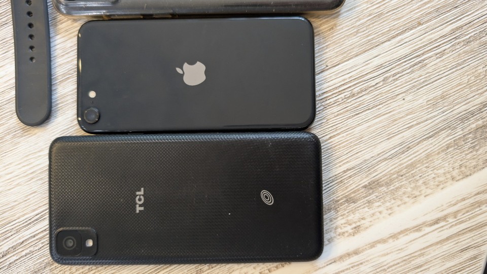 Lot of 7 Phone Apple, TCL, Motorola 5 Power On AS IS PARTS ONLY | eBay