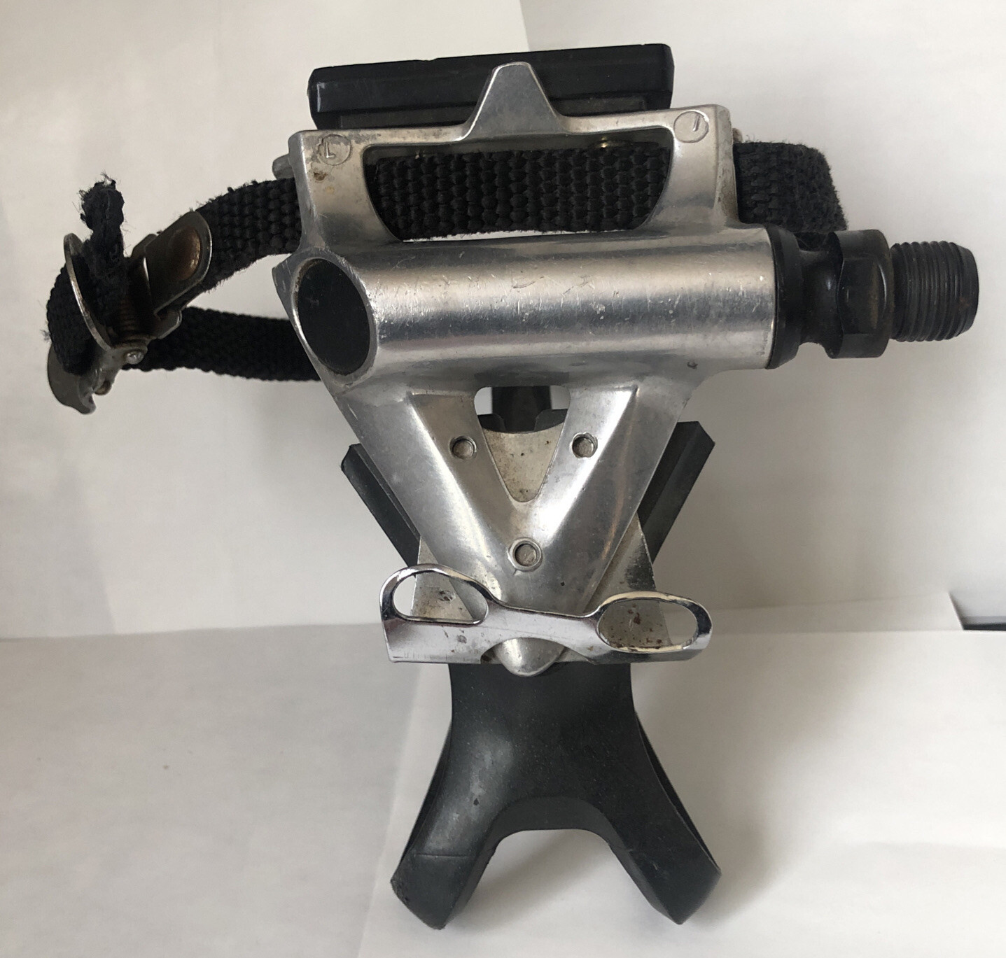 Shimano 105 Road Racing Bike Pedals w Toe Clips, Straps & Reflectors ...