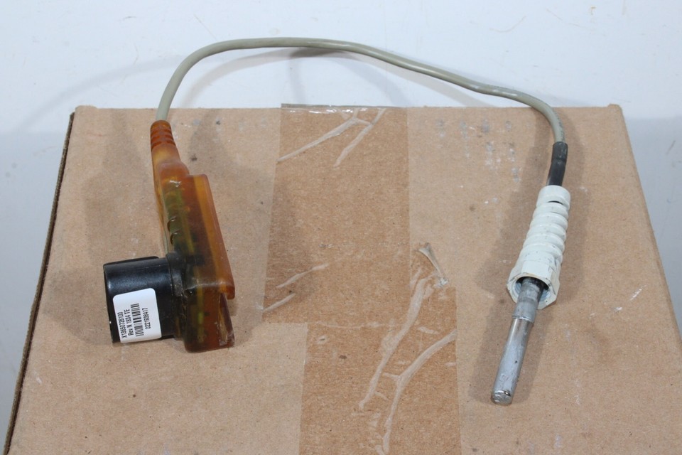 TRANE CHILLER TEMPERATURE SENSOR X13650726100 REV. N **WARRANTY ...