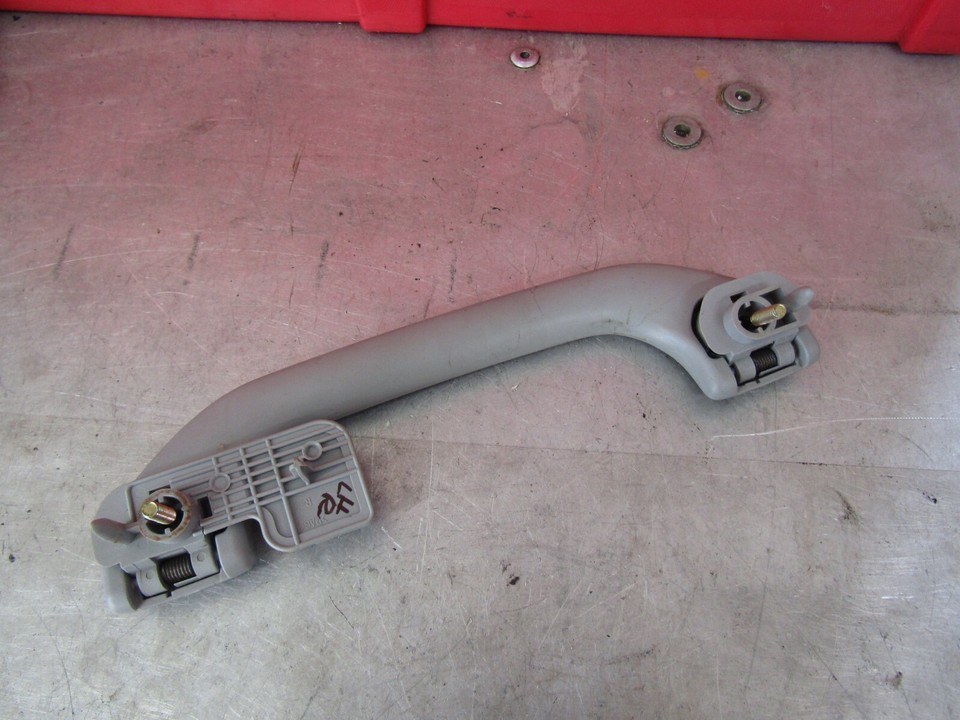 2004-2008 Mitsubishi Endeavor OEM driver rear overhead grab handle 05 ...